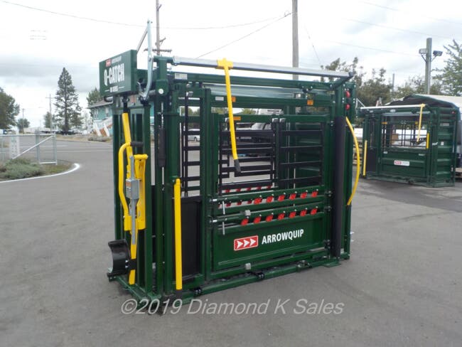 ArrowQuip Q-Catch 86 Series Cattle Squeeze Chute
