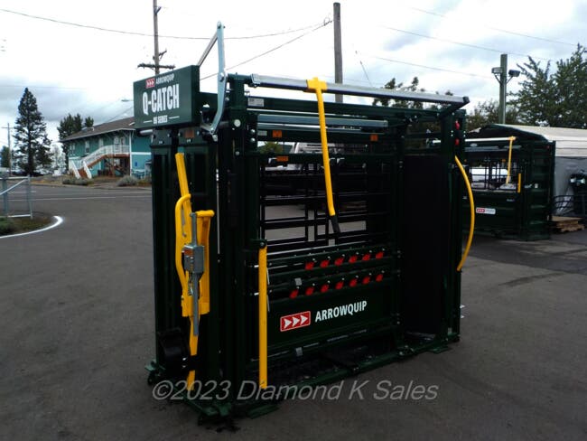 ArrowQuip Q-Catch 87 Series Cattle Squeeze Chute