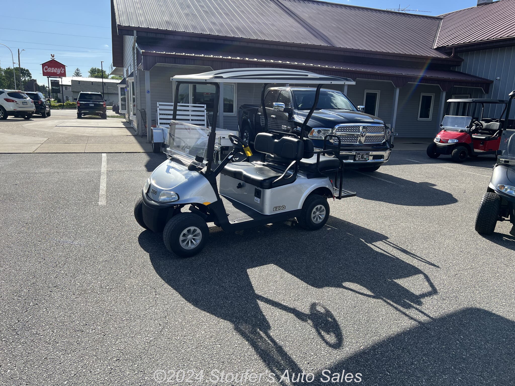 2017 E-Z-Go Freedom RXV 4 PASSENGER CUSTOM GOLF CART