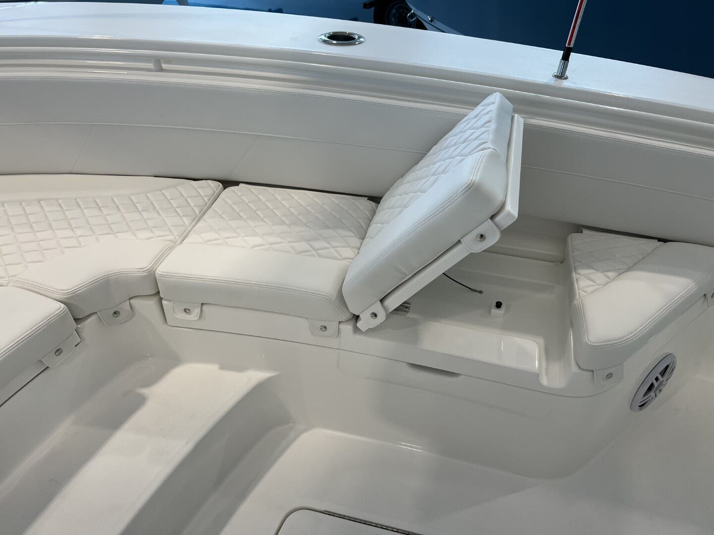 2024 Regulator XO Series 30 XO