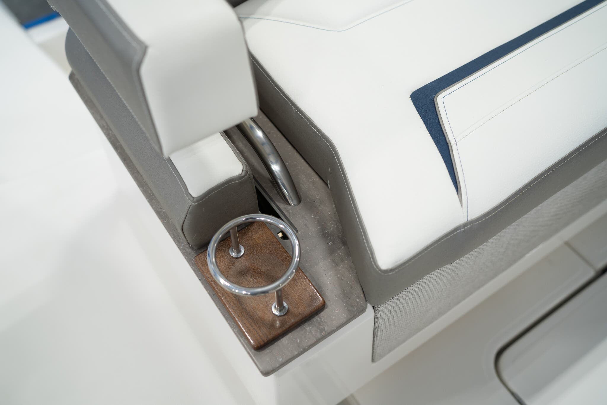 2022 Tiara Yachts 34LS 34 LS