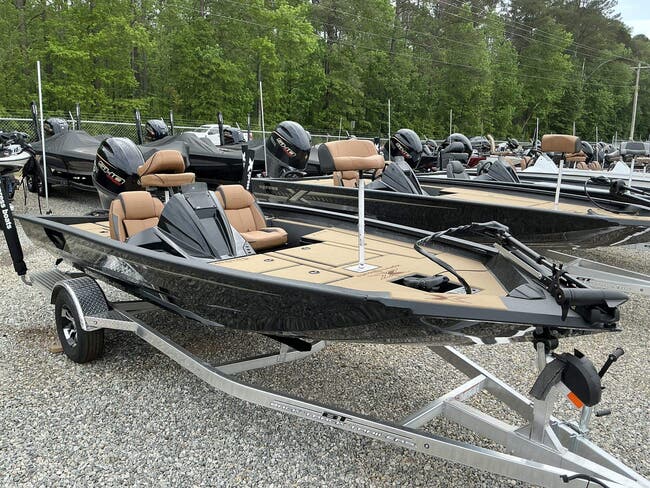 2026 Xpress Hyper-Lift Bass Series H17