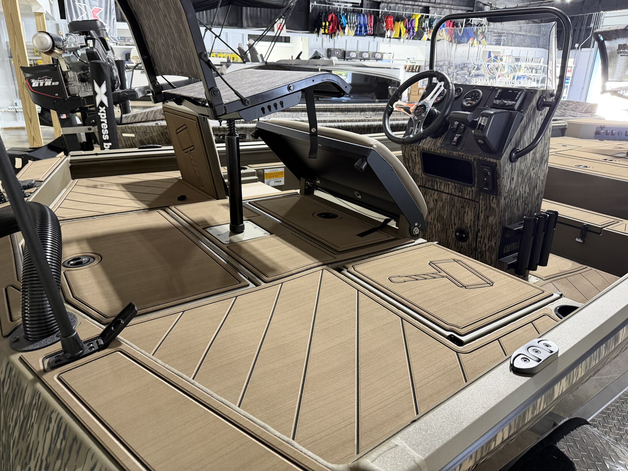 Bay Boat - 2026 Thor Lake Hammer 1900 CC | Motor & Keel