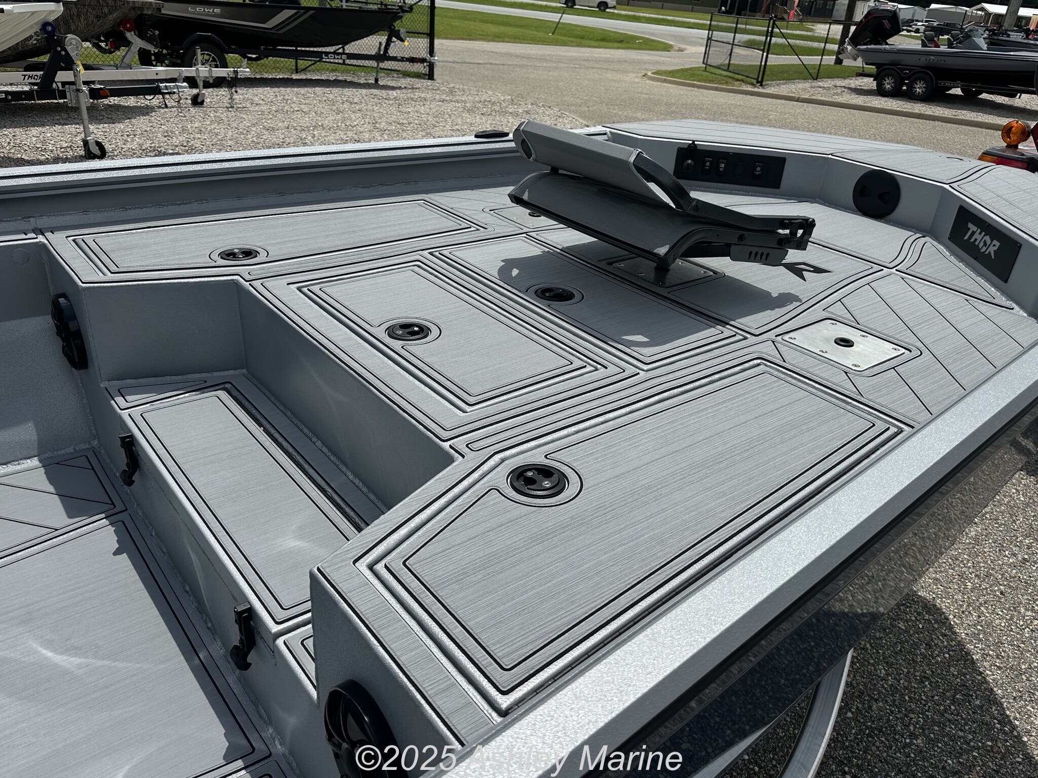 Bay Boat - 2026 Thor Lake Hammer 1900 CC | Motor & Keel