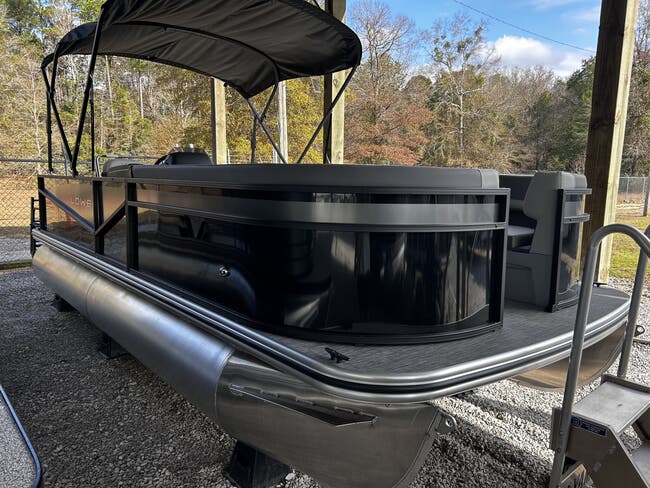 2025 Lowe Boats LS Walk Thru 210