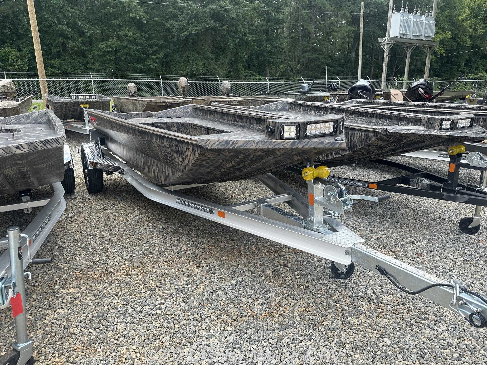 Duck Boat - 2026 Reaper Boats 656 656 STEP TRANSOM | Motor & Keel