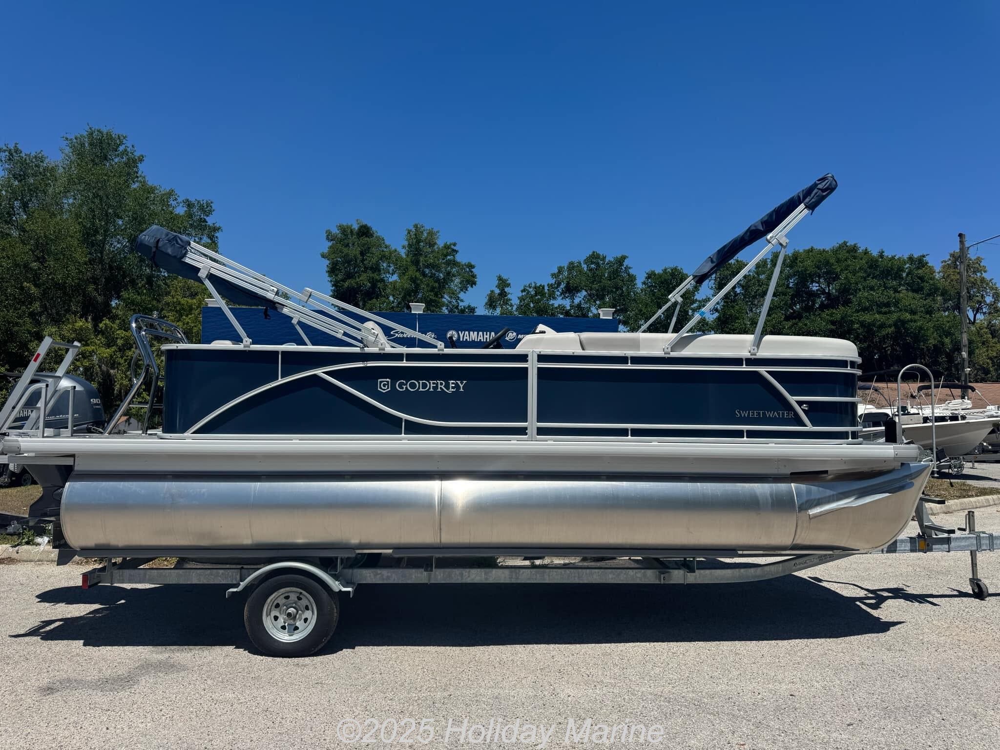 Pontoon - 2025 Sweetwater 2286 C | Motor & Keel