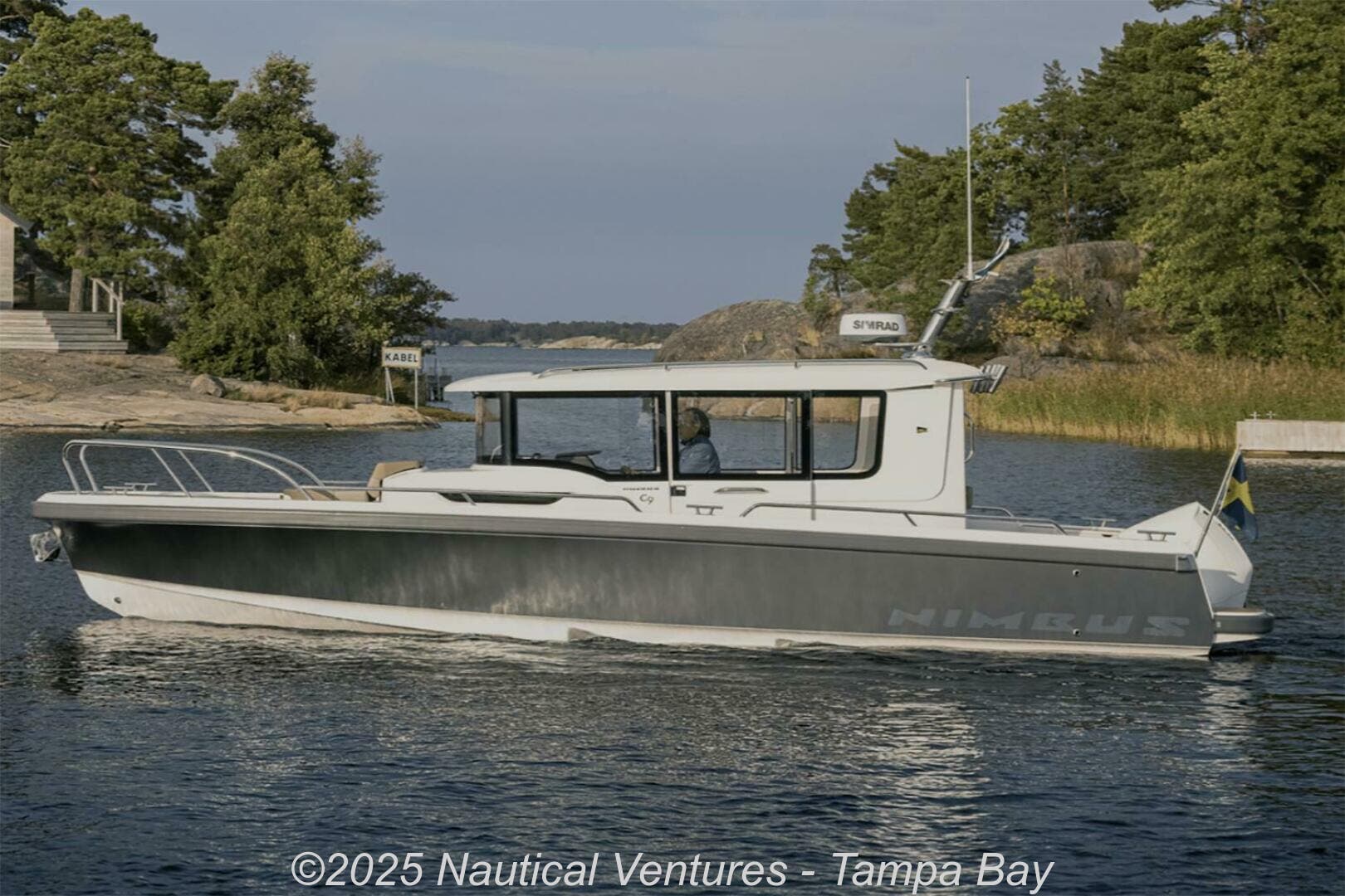 Cruiser - 2025 Nimbus Commuter 9 | Motor & Keel