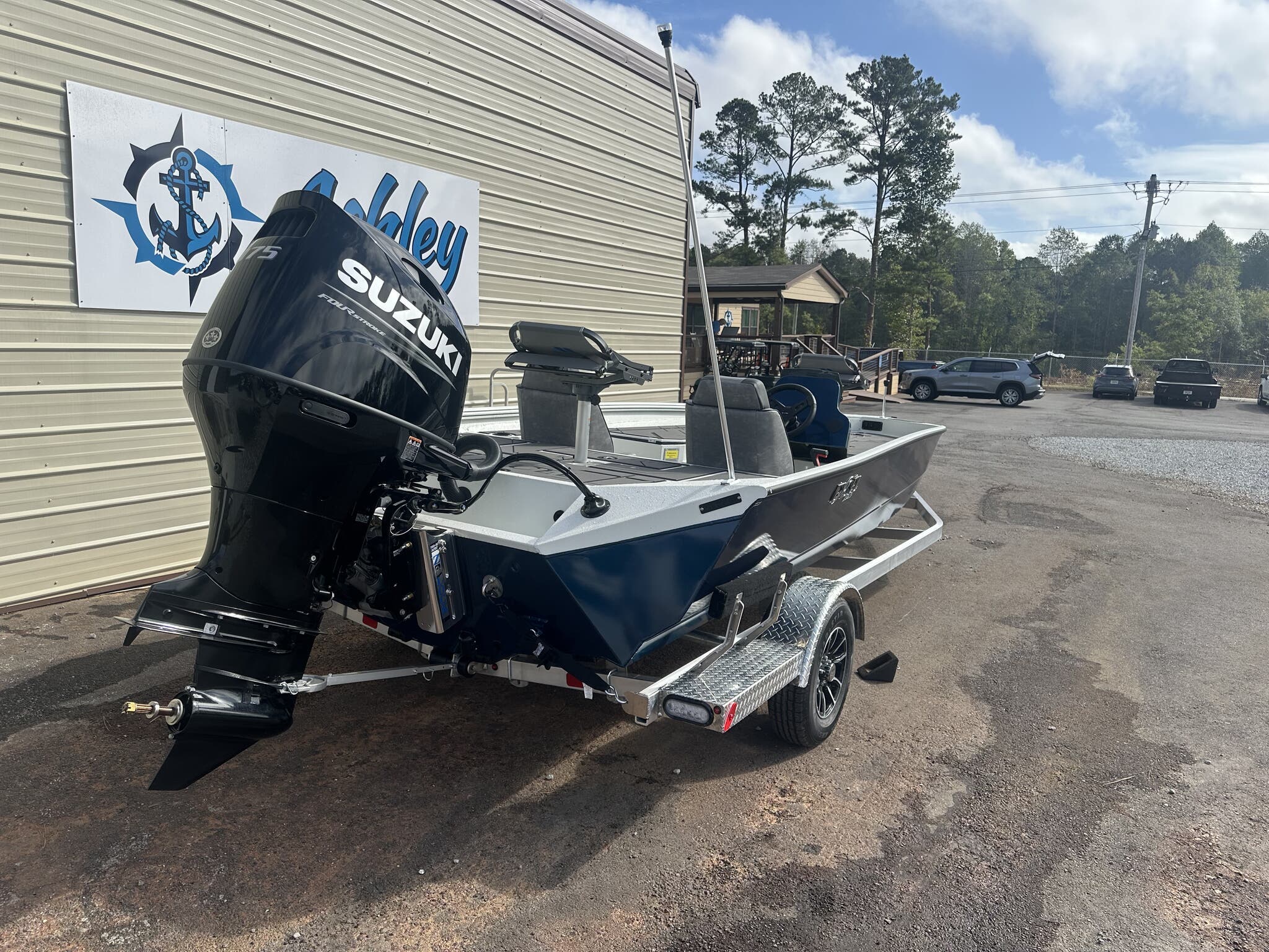 Bass Boat - 2026 Excel EX 203 | Motor & Keel