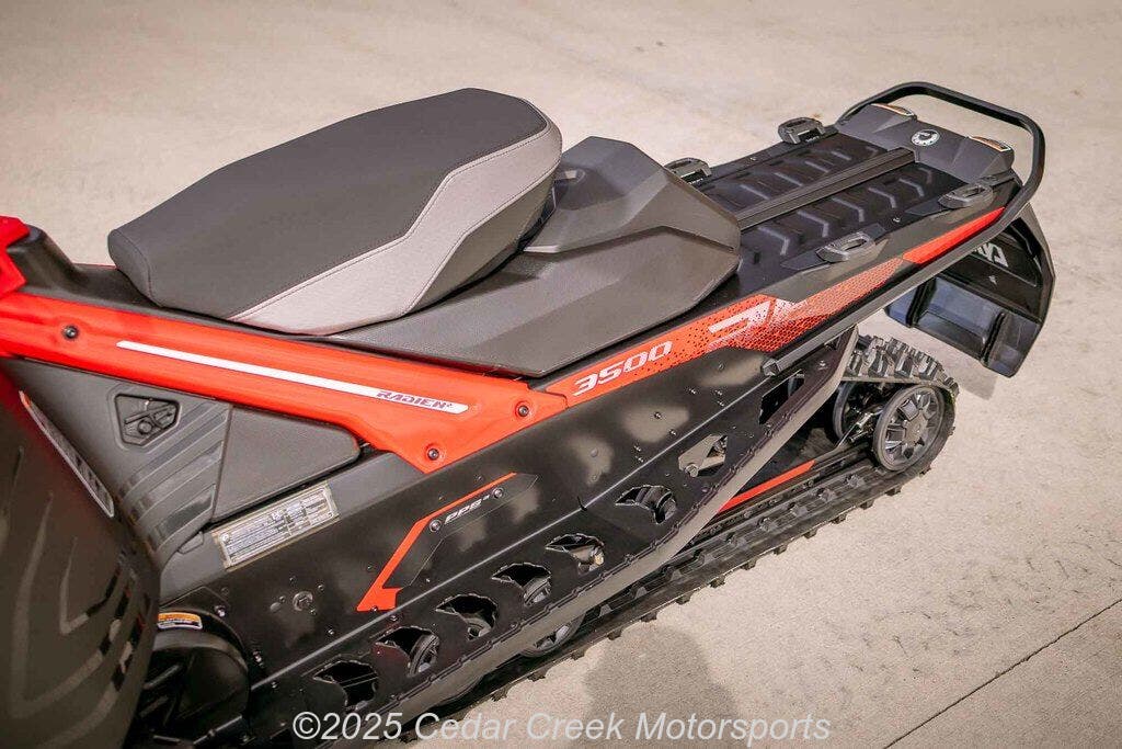Crossover Snowmobile For Sale - 2025 Lynx Rave RE 600R E-TEC | Rev & Roam